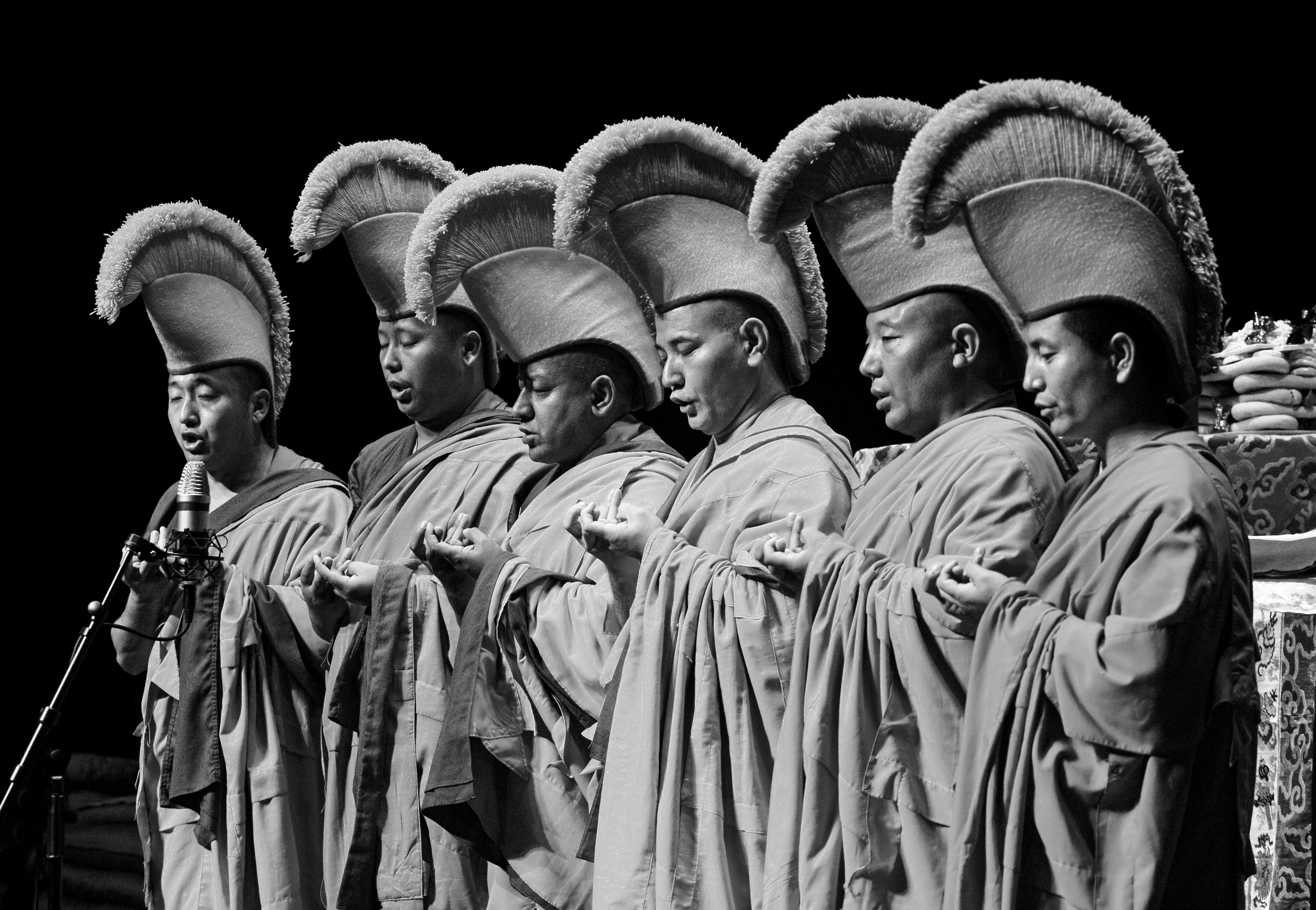 Open Haus Gyuto Monks Tibetan Tantric Choir - Flussbad